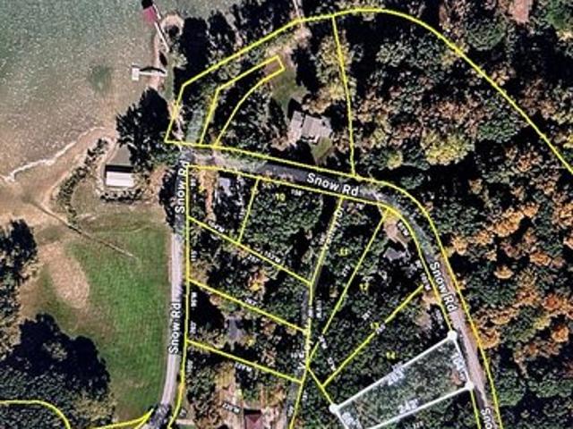 Snow Rd, Big Sandy, TN 38221