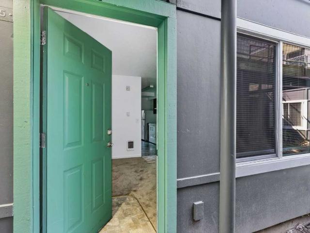 Snowberry 1 Bedroom Apartment for Rent at 125 Ne 117th Ave, Portland, OR 97220 Hazelwood