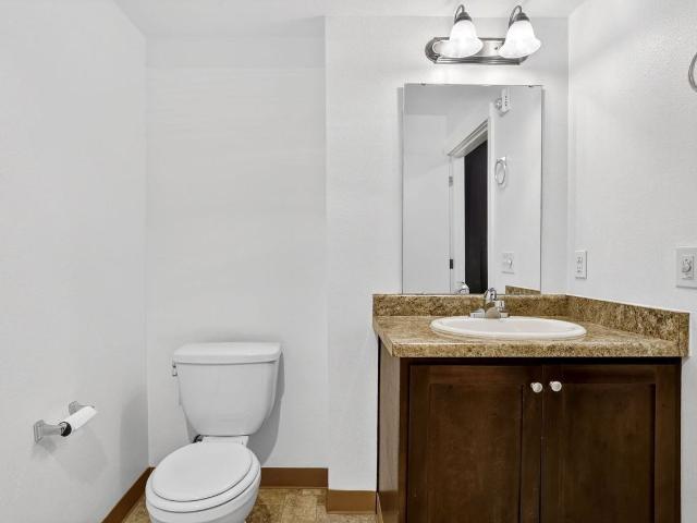 Snowberry 1 Bedroom Apartment for Rent at 125 Ne 117th Ave, Portland, OR 97220 Hazelwood