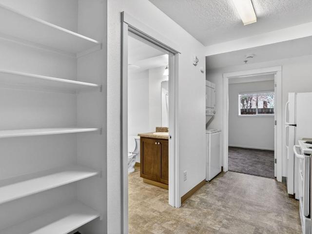 Snowberry 1 Bedroom Apartment for Rent at 125 Ne 117th Ave, Portland, OR 97220 Hazelwood
