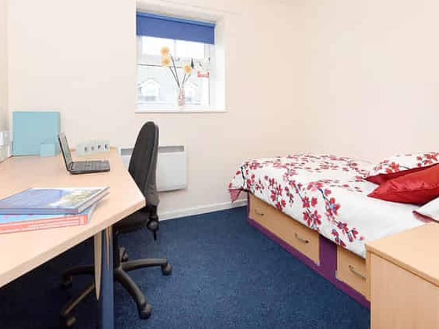 Snowdon Hall Wrexham Student Accommodation | Amber