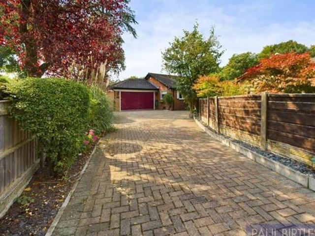Snowden Avenue, Flixton, 5 Bedroom Detached