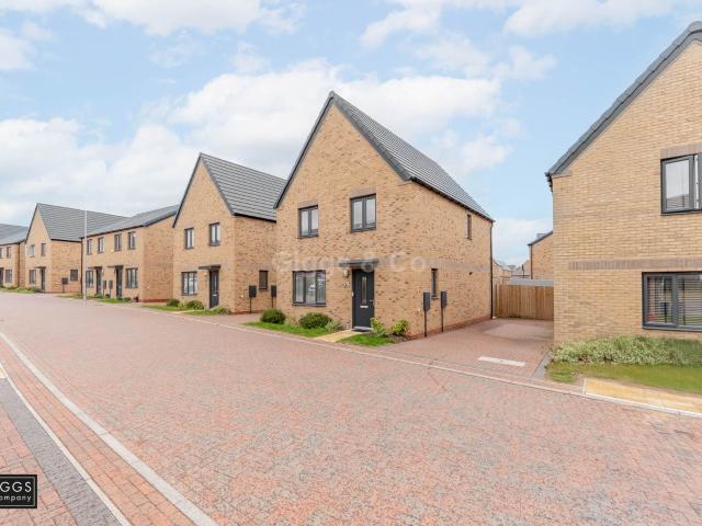 Snowdrop Way, St Neots
