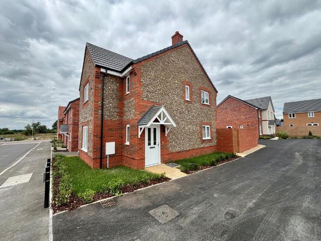 Snowdrop Road, Lakenheath, Brandon 3 bed detached house to rent £1,550 pcm £358 pw