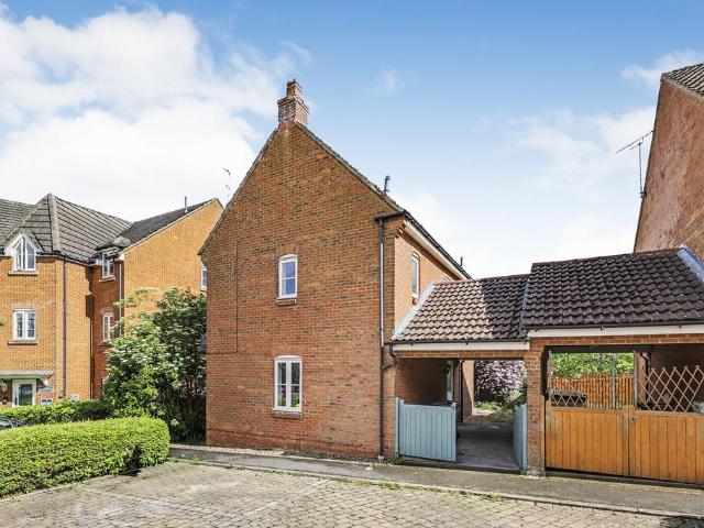 Snowshill Close, Daventry. 4 bed detached house to rent £1,550 pcm £358 pw