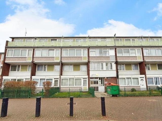 Snowshill Road, Manor Park, 2 Bedroom Flat