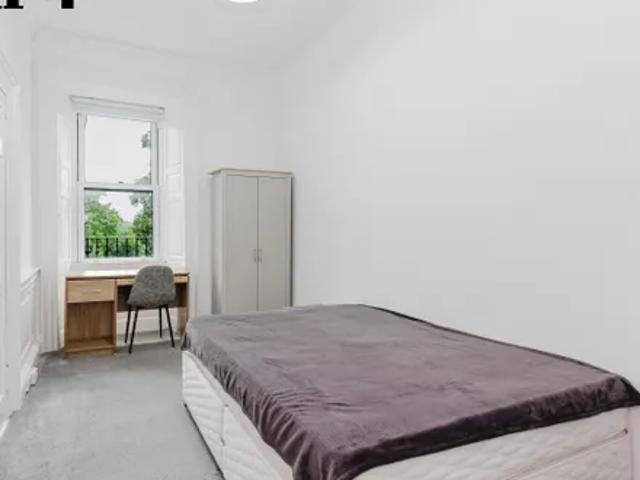 Snax Cafe, 118 Buccleuch Street, City of Edinburgh, EH8 9NQ, United Kingdom | 5 bed apartment for rent #121189629 | Rentberry