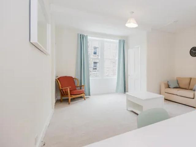 Snax Cafe, 118 Buccleuch Street, City of Edinburgh, EH8 9NQ, United Kingdom | 1 bed apartment for rent #167258391 | Rentberry