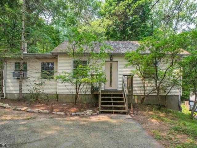 Snake Den Rd, Bloomingdale, Home For Sale