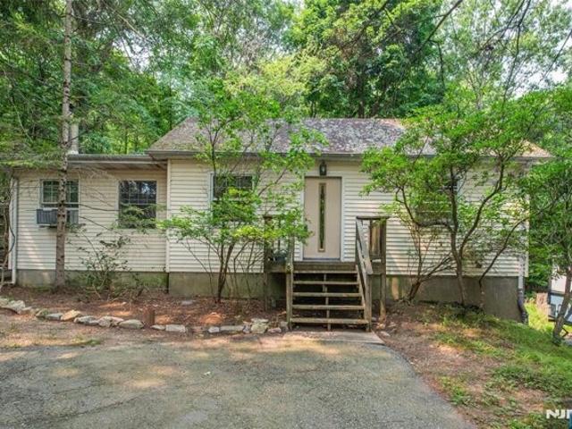 Snake Den Rd, Wanaque, Home For Sale