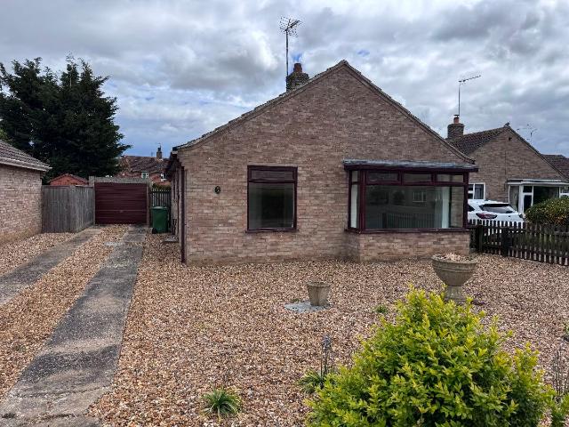 Snettisham, King's Lynn PE31, 2 bed bungalow to rent, £1,000 pcm | PrimeLocation