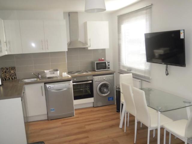 Snug double bedroom in Ratcliff Has a Room