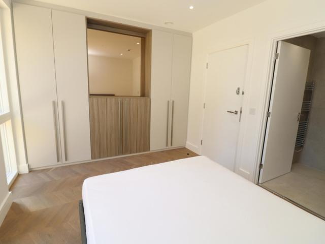 Snug single ensuite bedroom in Whitechapel Has a Room