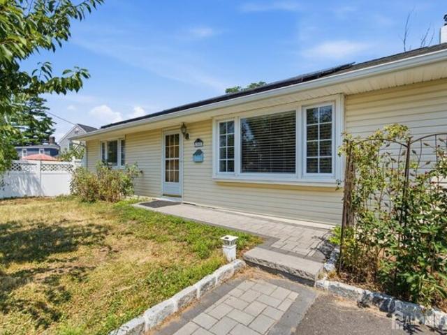 Snyder Ln, Keyport, Home For Sale