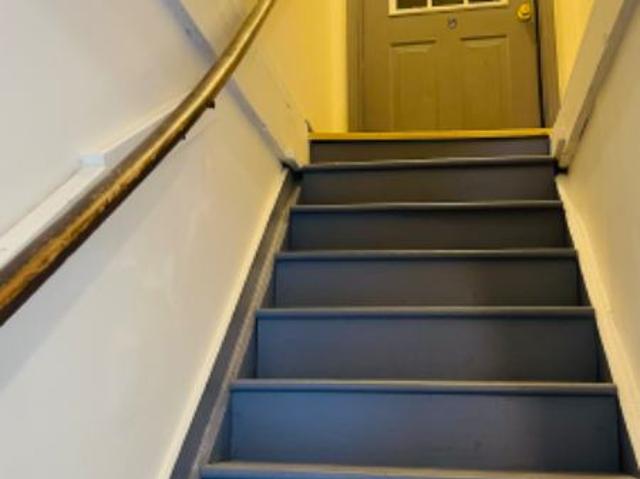 Spotless Large 1 bed 1 bath apt Heat included!