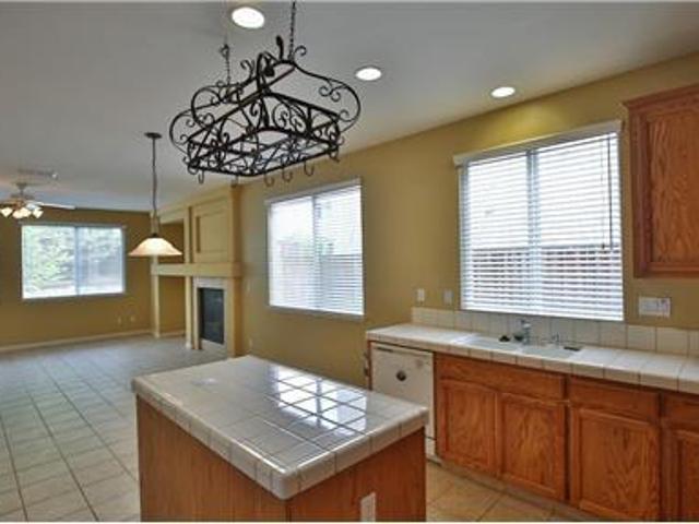 Spotless,Spacious, Home in Sacramento Ca