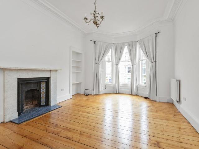 Spottiswoode Street, Marchmont. 3 bed flat to rent £1,800 pcm £415 pw