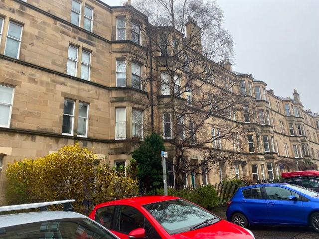 Spottiswoode Street, Marchmont, Edinburgh EH9, 3 bed flat to rent, £2,190 pcm | PrimeLocation