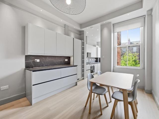 Spottiswoode Road, Edinburgh, EH9 4 bed flat to rent £4,070 pcm £939 pw