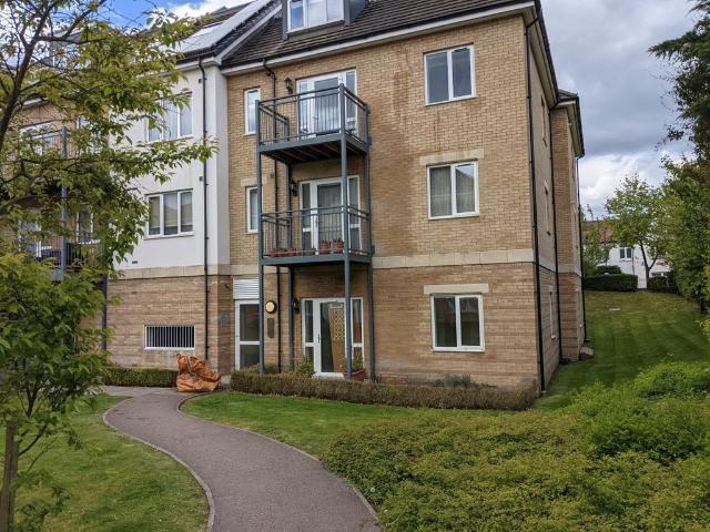 Sporton Court, Enfield 3 bed flat to rent £2,200 pcm £508 pw