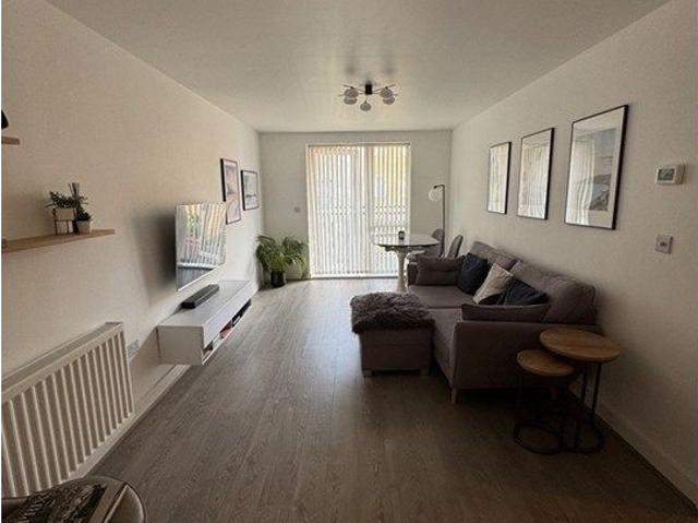 Sporton Court, Enfield EN2, 2 bed flat to rent, £1,900 pcm | PrimeLocation