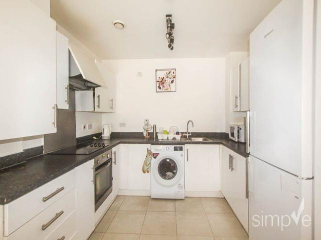 Spa House, 48 Varcoe Gardens, Hayes UB3, 2 bed flat to rent, £1,850 pcm | PrimeLocation