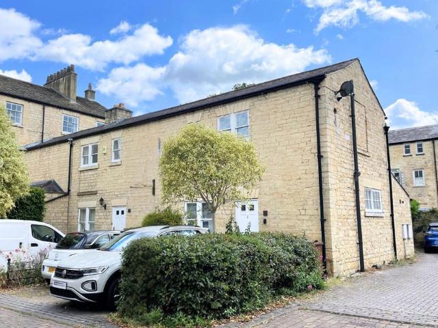 Spa Mews, Boston Spa LS23 2 bed semi detached house to rent £1,325 pcm £306 pw