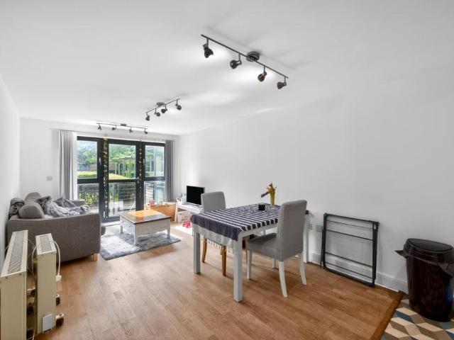 Spa Road Bermondsey SE16 2 bed flat to rent £2,650 pcm £612 pw