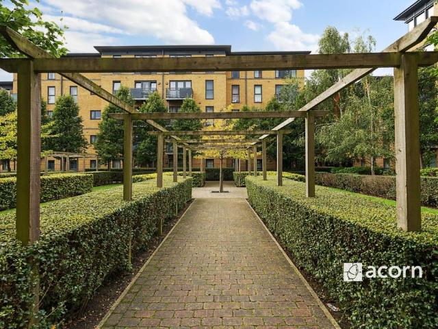 Spa Road Bermondsey SE16 Studio to rent £1,600 pcm £369 pw