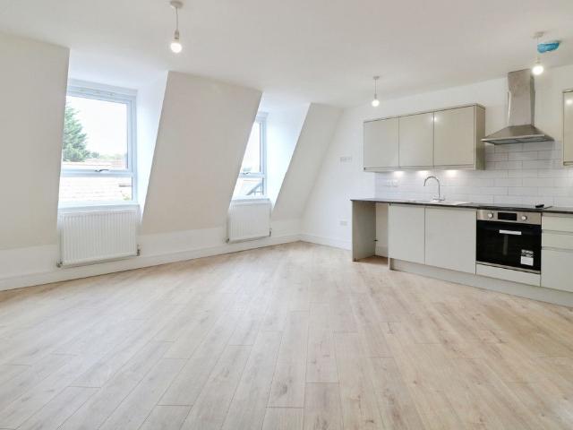 Spa Road, Hockley SS5, 1 bed flat to rent, £1,100 pcm | PrimeLocation