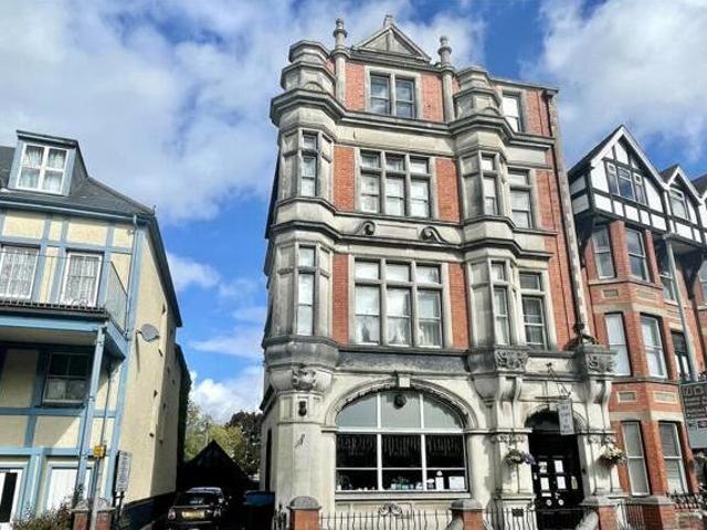 Spa Road, Llandrindod Wells, 6 Bedroom End