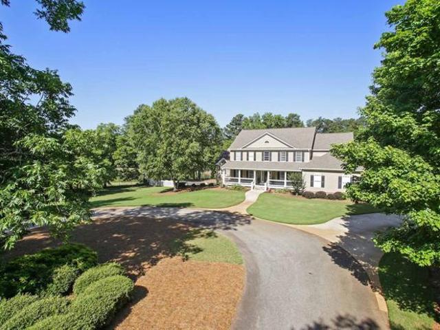 Space meets intimacy in this sensational McDonough home!