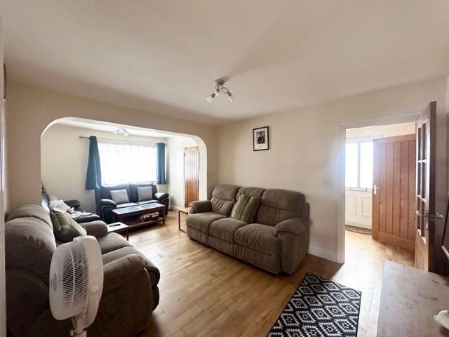 Spackmans Way, Slough SL1, 6 bed terraced house to rent, £4,000 pcm | PrimeLocation