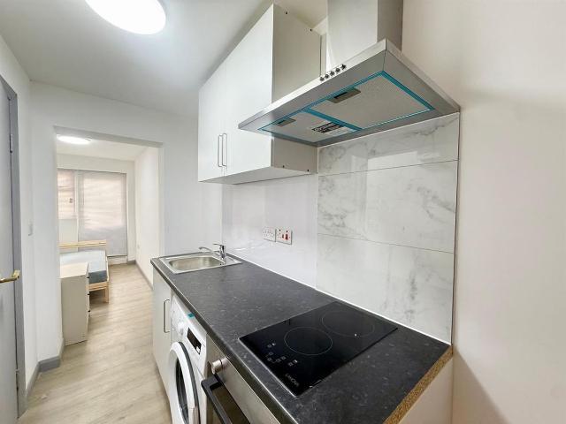 Spackmans Way, Slough SL1, Room to rent, £950 pcm | PrimeLocation