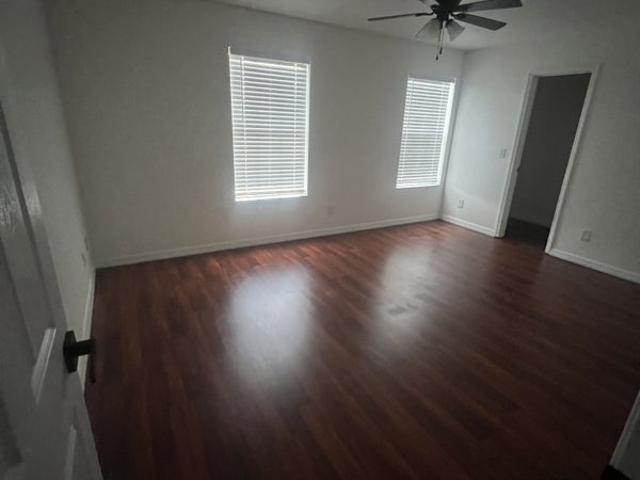 Spaciouh house Private rooms for rent! Avalon