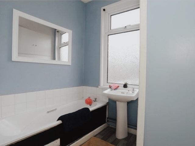 Spacious 4 or 5 bed student house | 5 mins to DMU