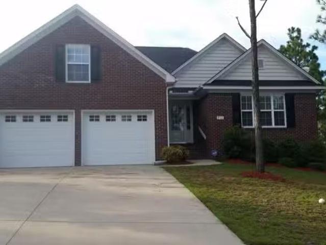 Spacious 4 Bed, 2 Bath Single Family Home in Columbia, SC 913.