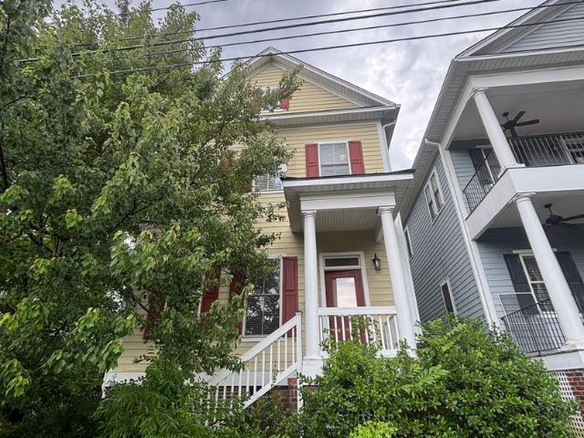 Spacious 4 Bed, 2.5 Bath Home Near Devine Street | Available July 1