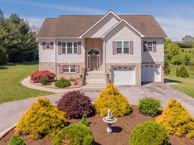 Spacious 4 Bed, 3 Bath Home for Rent – Blacksburg Area – $3,200/month