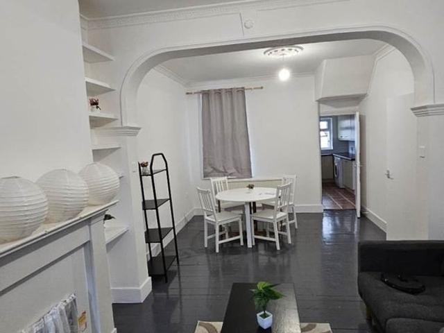 Spacious 4 Bed Flat – Bills Included – E13