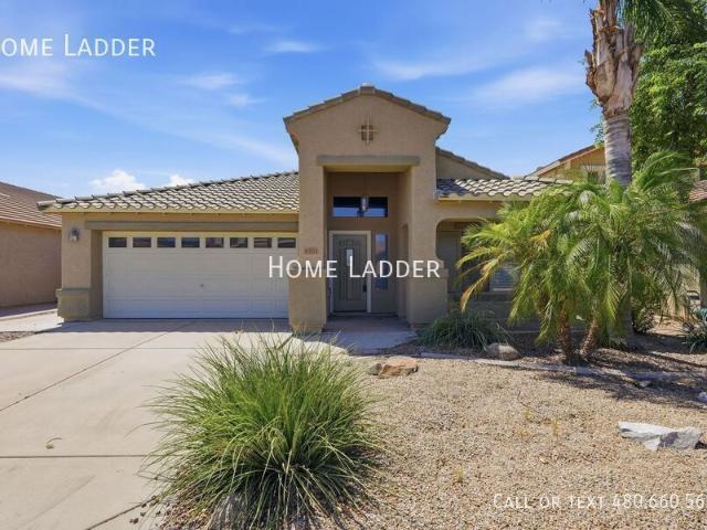 Spacious 4 Bed Home with Swimming Pool Laredo Ranch!