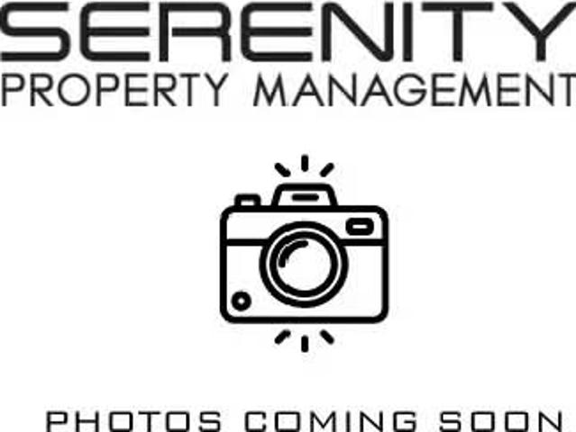 Spacious 4 bedroom, 2.5 bathroom! Available Now! 3441 Starr Ave