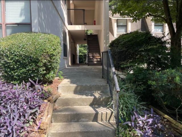 Spacious 4 Bedroom Condo in Alcove with Premium Amenities 2404 Huntingdon Chase Welcome to your new home at 2404 Huntingdon Chase in the desirable Alcove community.