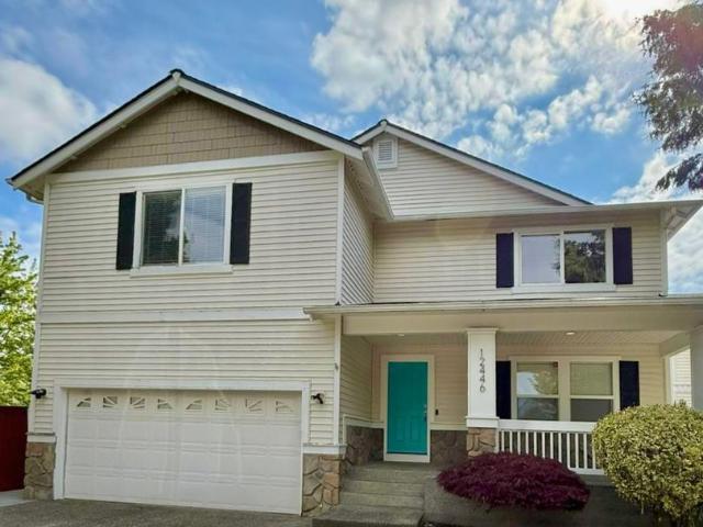 Spacious 4 Bedroom Berkshire Glen Home with Luxe Finishes & Backyard Oasis