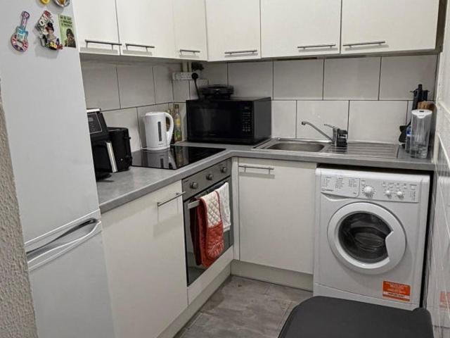 ✨ Spacious 4 Bedroom Flat Available in Streatham