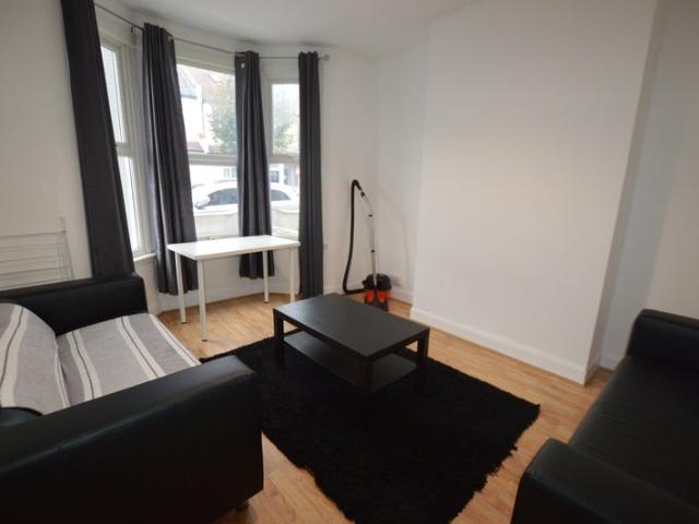 Spacious 4 Bedroom House | Manor House, N4