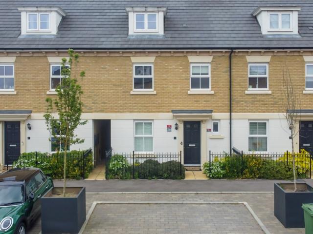 Spacious 4 Bedroom House with Three Floors on Emmeline Avenue, Swanscombe