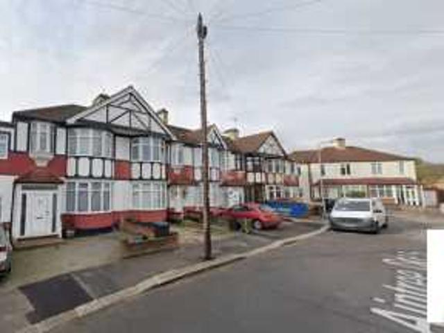 Spacious 4 Bedroom House with Lounge for Rent IG6 2HD