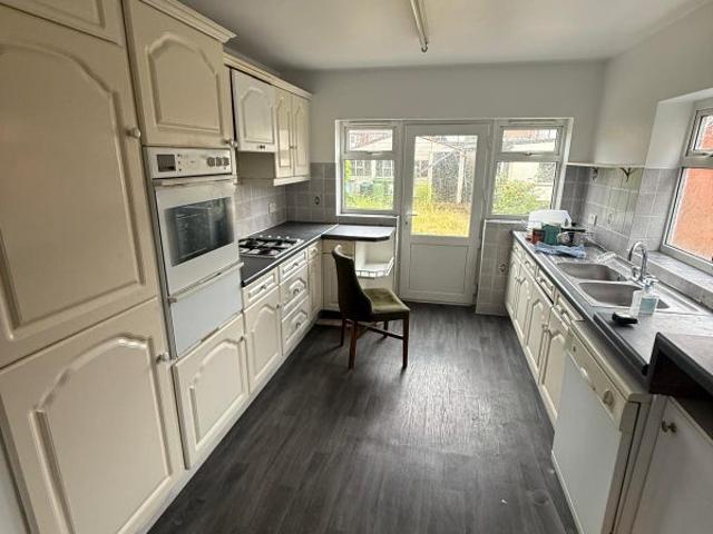 Spacious 4 Bedroom House to Rent | Ashcombe Par