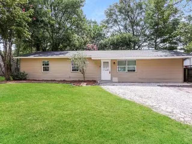 Spacious 4 Bedroom Home 506 Christine Dr